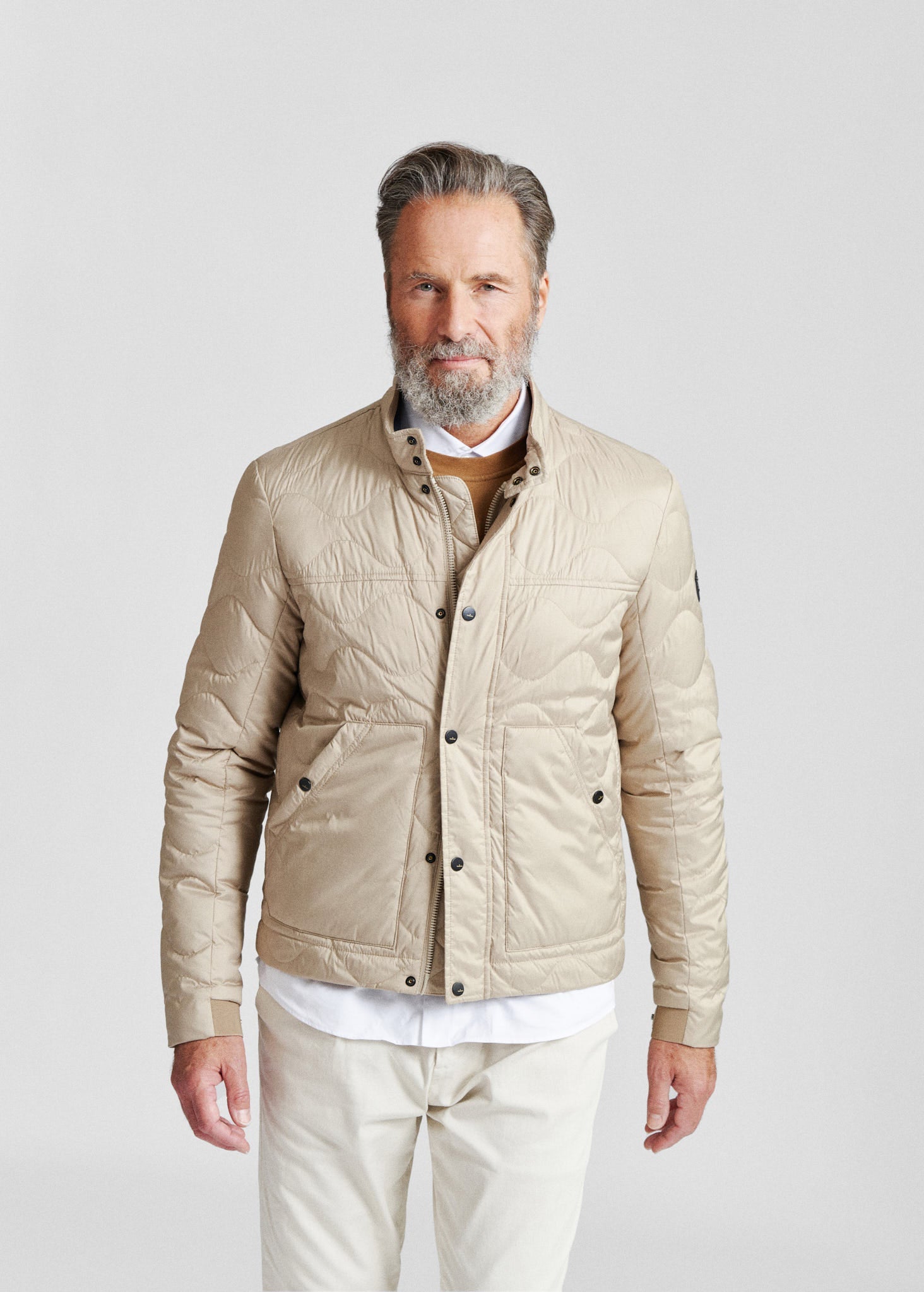 Nico | kurze Steppjacke mit Eco-Daune - Stone – ARCHIVIST